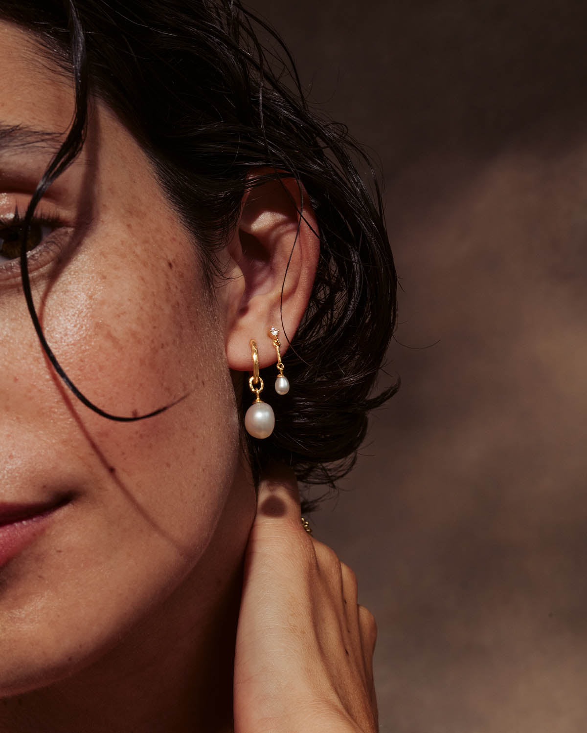 18k Gold Vermeil Embrace Stillness Pearl Hoops – by charlotte