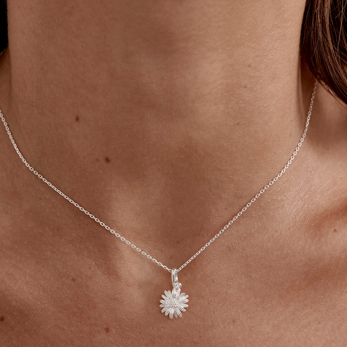 Sterling Silver Daisy April Birth Flower Necklace – by charlotte